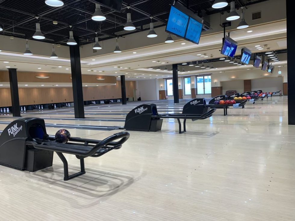 First-Ever String Pinsetter Installation in Japan! By Funk Bowling!