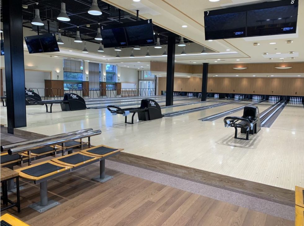 First-Ever String Pinsetter Installation in Japan! By Funk Bowling!